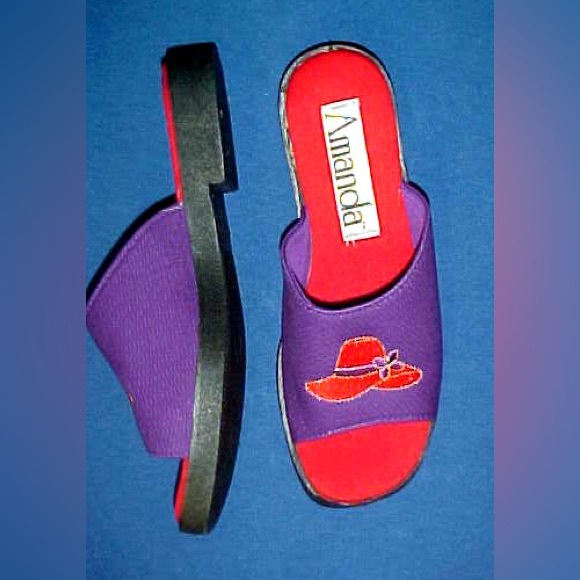 Red hat | Shoes | 6 2 To 1 Nib Purple Slides With A Red Hat D Myers Son ...